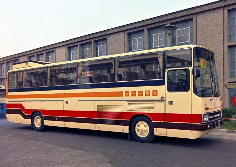 Szuperluxus az Ikarustól - az Ikarus 254 turista autóbusz | Magyarbusz ...