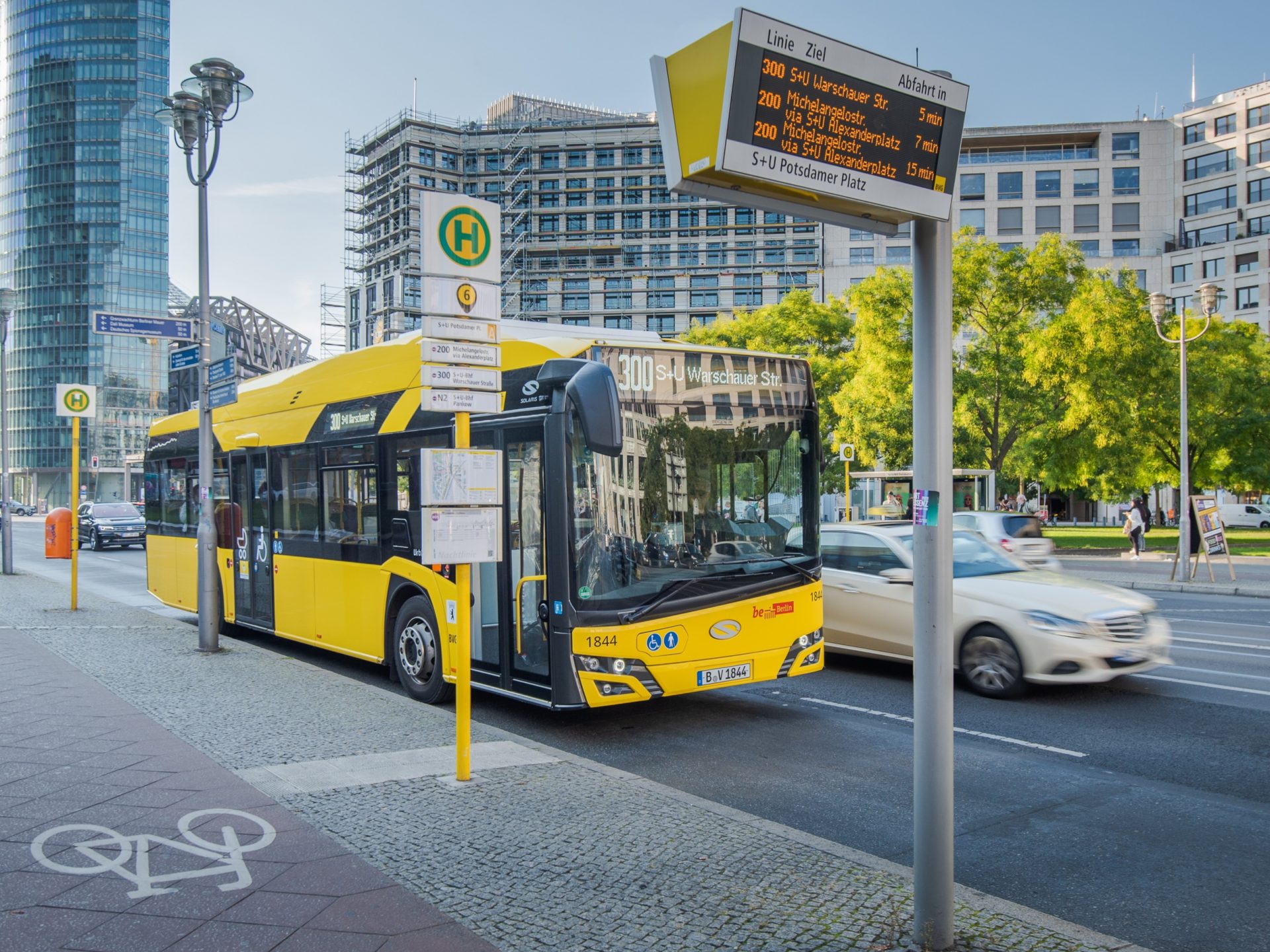A BVG a problémás Solaris villanybuszok akkumulátorainak cseréjét kéri ...