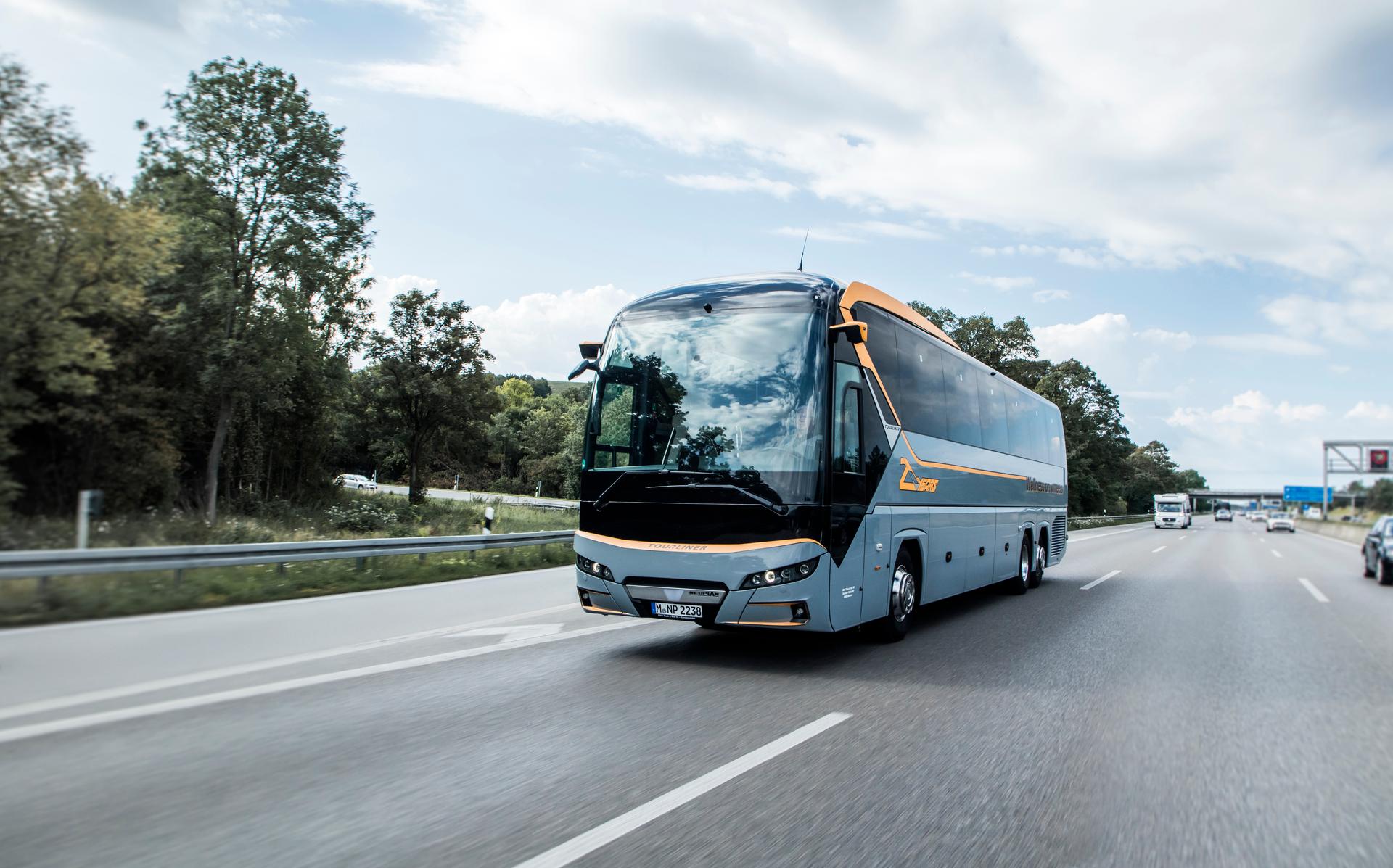 Az MAN hazai képviselete szerint a távolsági buszok piaca idén elérheti ...