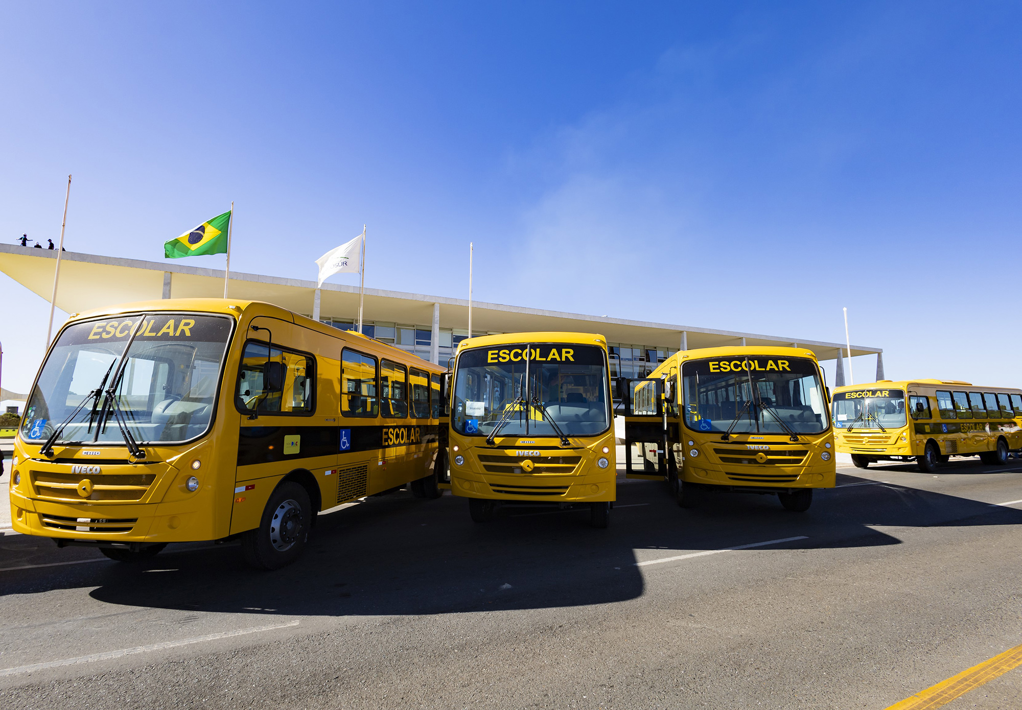 Megkezdte 7100 darabos brazil iskolabusz-megrendelésének teljesítését ...